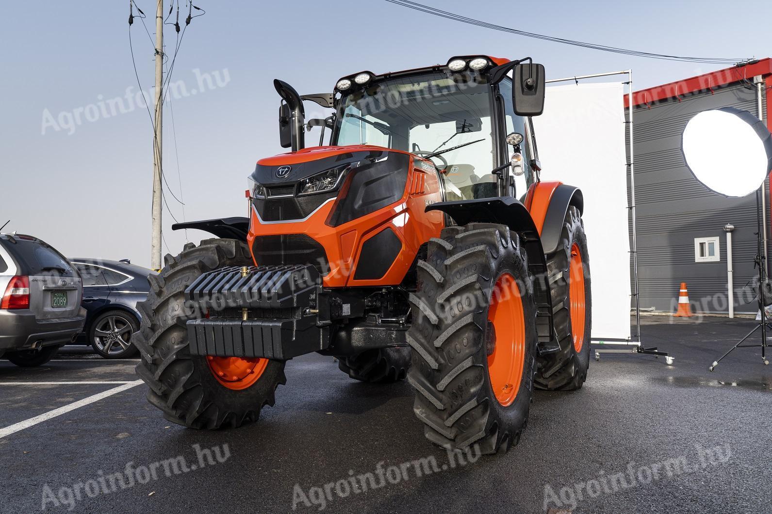 Kioti HX 1001 PC traktor – 110 LE, 2024-es modell, kiváló ...