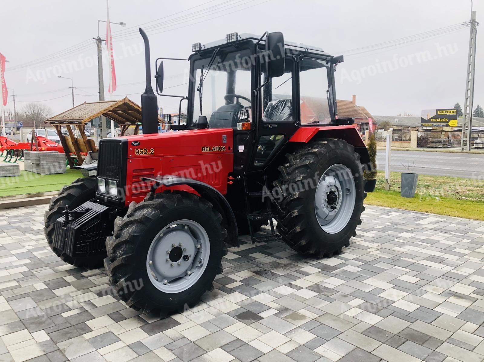 BELARUS MTZ 952.2 TRAKTOR - MONOBLOKKOS HIRDRAULIKÁVAL ...