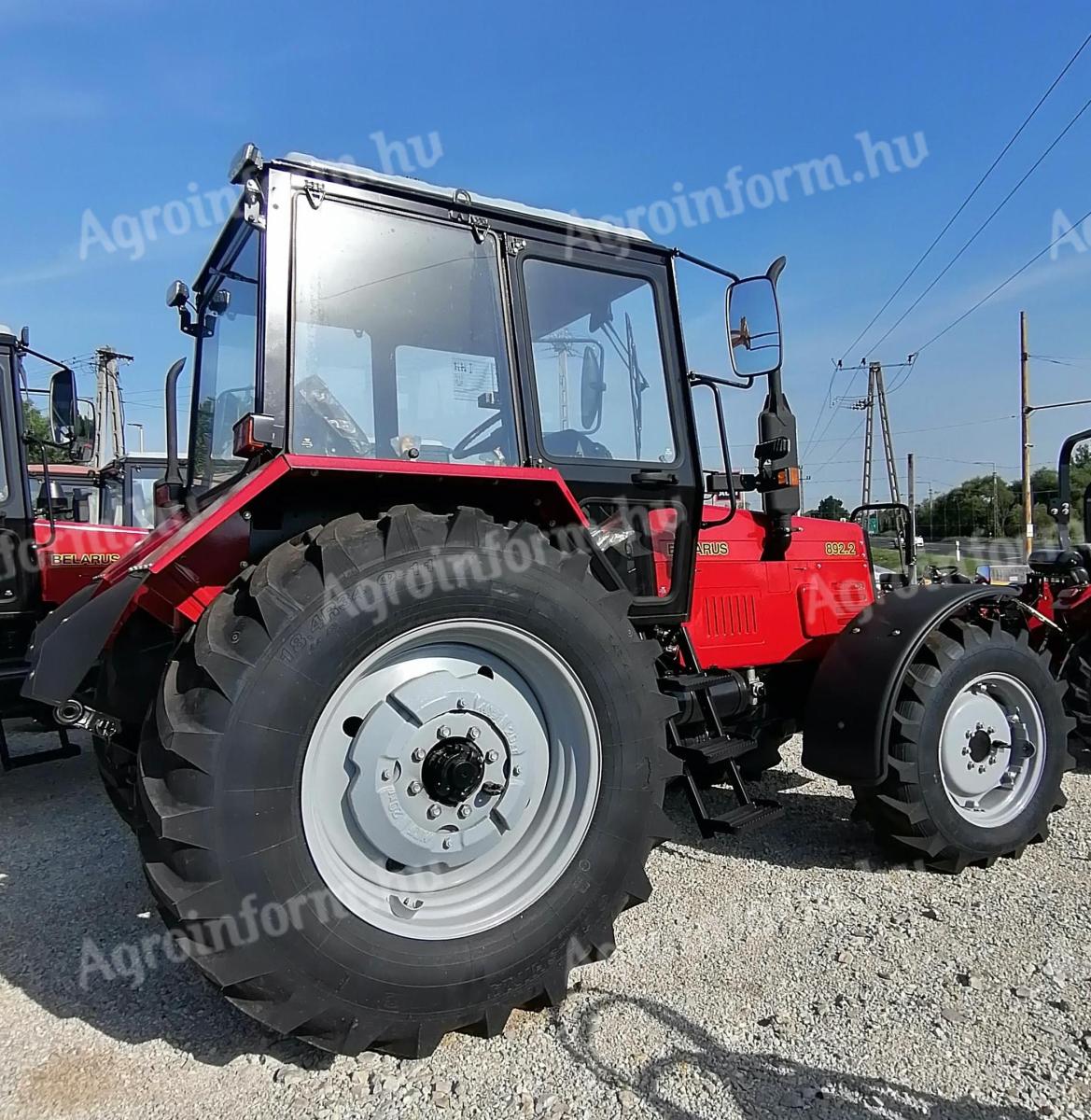 MTZ 892.2 új traktor - Tolna vármegye 7020 Dunaföldvár - Agroinform.hu