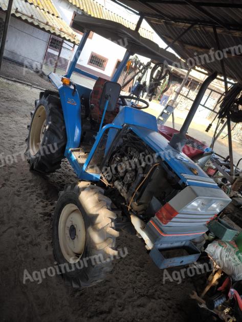 Isekt traktor - Pest vármegye 2365 Inárcs - Agroinform.hu