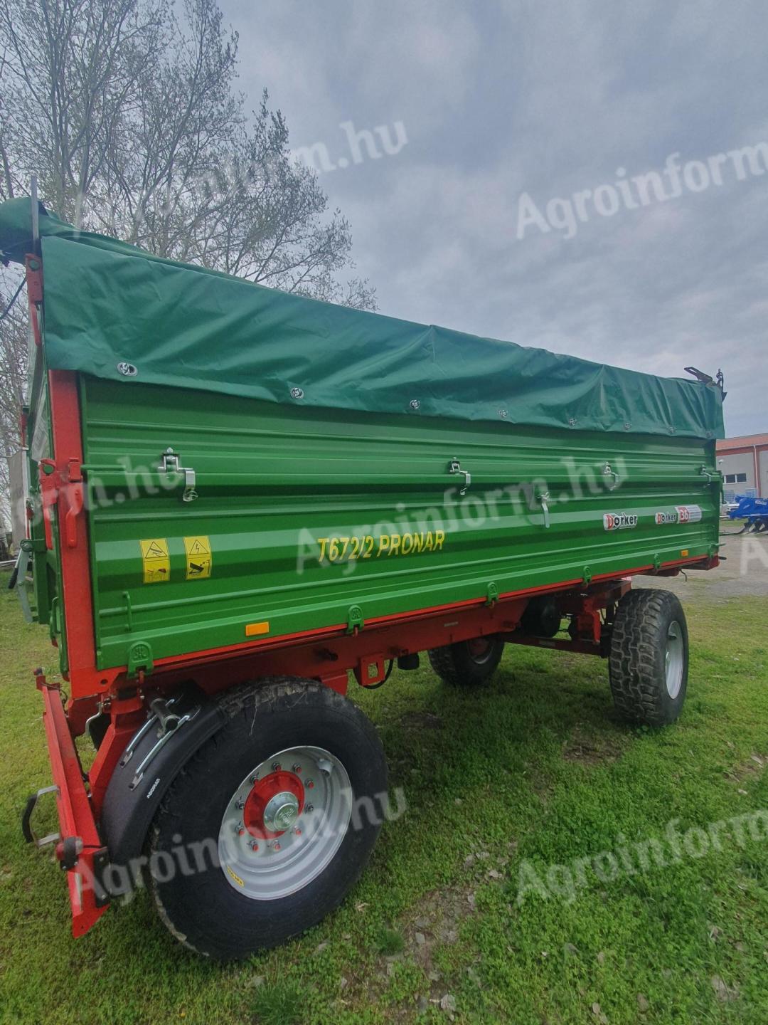 Pronar T672/2 kéttengelyes pótkocsi újszerű állapotban, ponyvával eladó ...