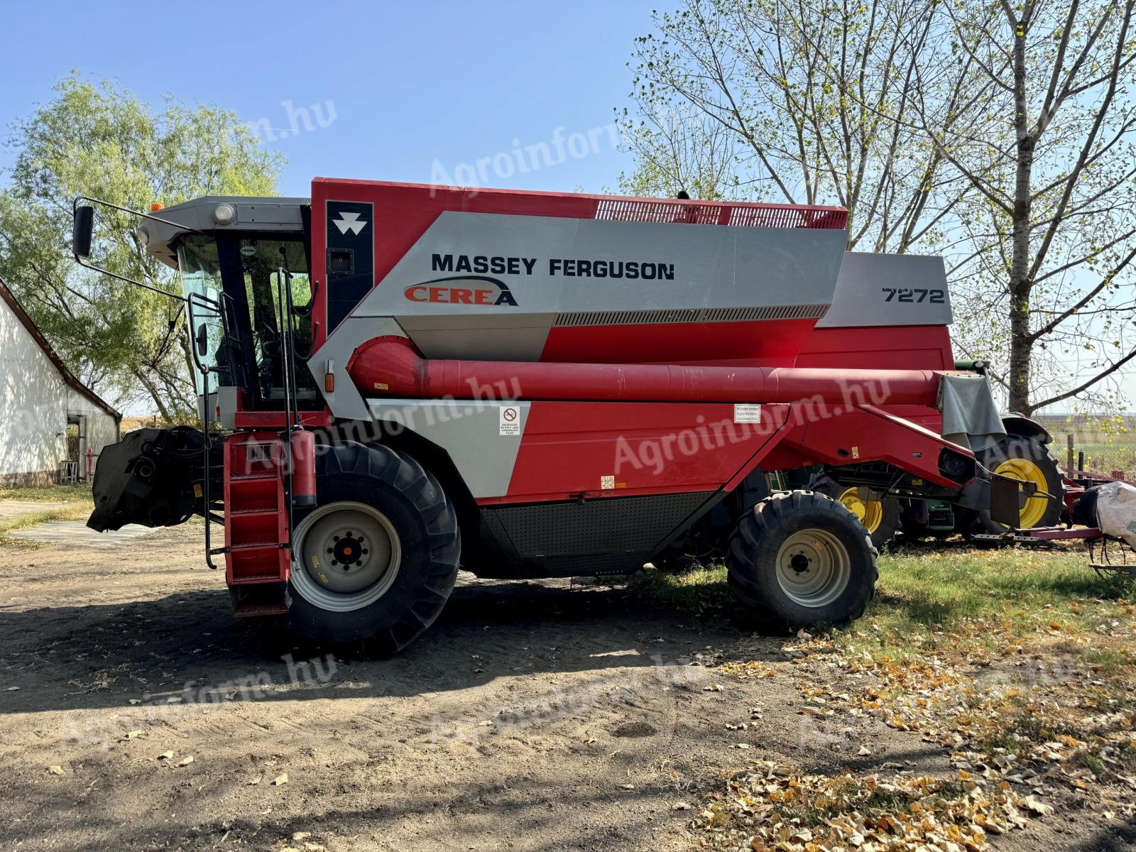 Massey Ferguson kombájn - Bács-Kiskun vármegye 6413 Kunfehértó ...