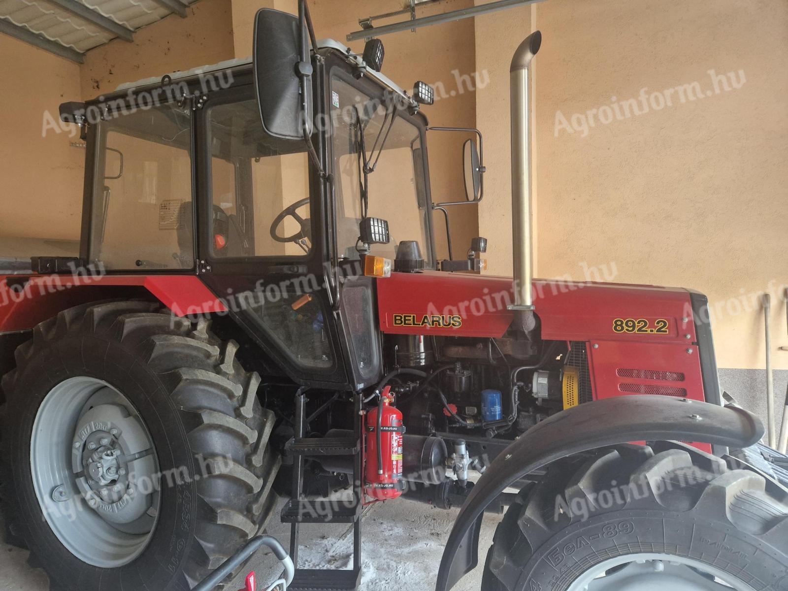 MTZ 892.2 eladó – 2018-as Belarus traktor garázsban tartva, 170 ...