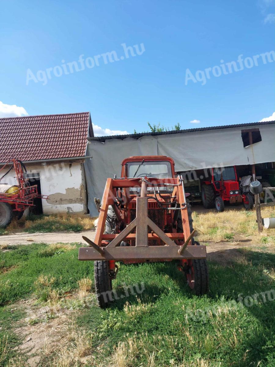 Eladó MTZ 80-as kisfülkés - Fejér vármegye 2427 Baracs (Apátszállás ...