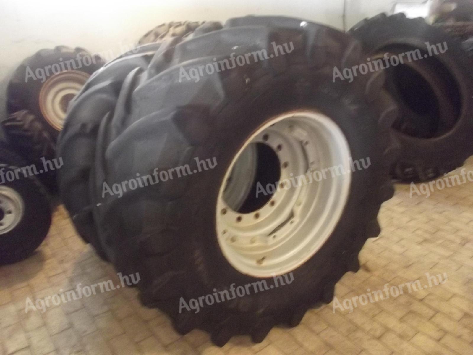 600/70 R28 Ferguson traktor első szerelt kerék eladó - Jász-Nagykun ...