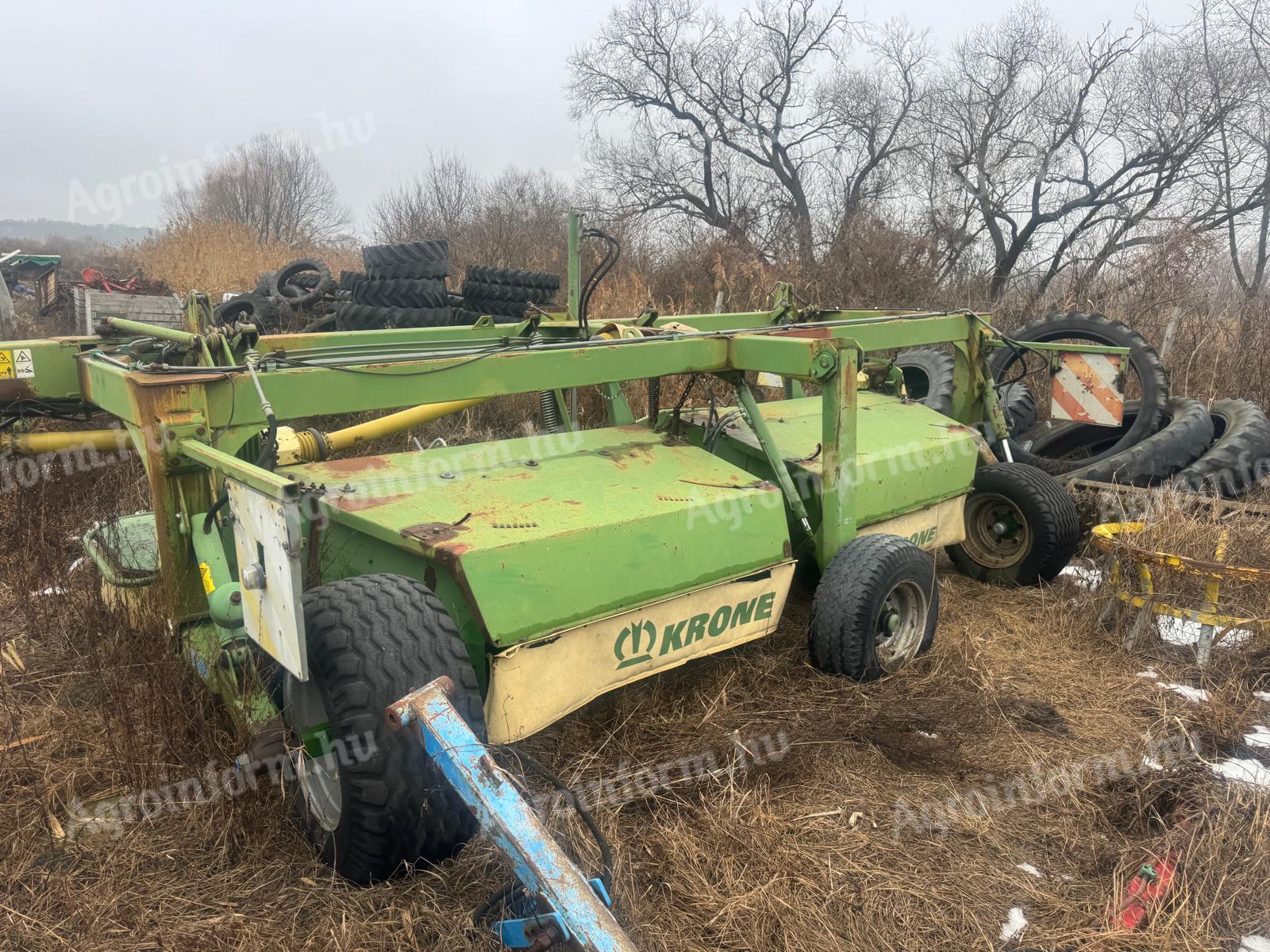 KRONE AMT 5000 CV, 5 MÉTERES VONTATOTT TÁRCSÁS KASZA SZÁRSÉRTŐVEL ...