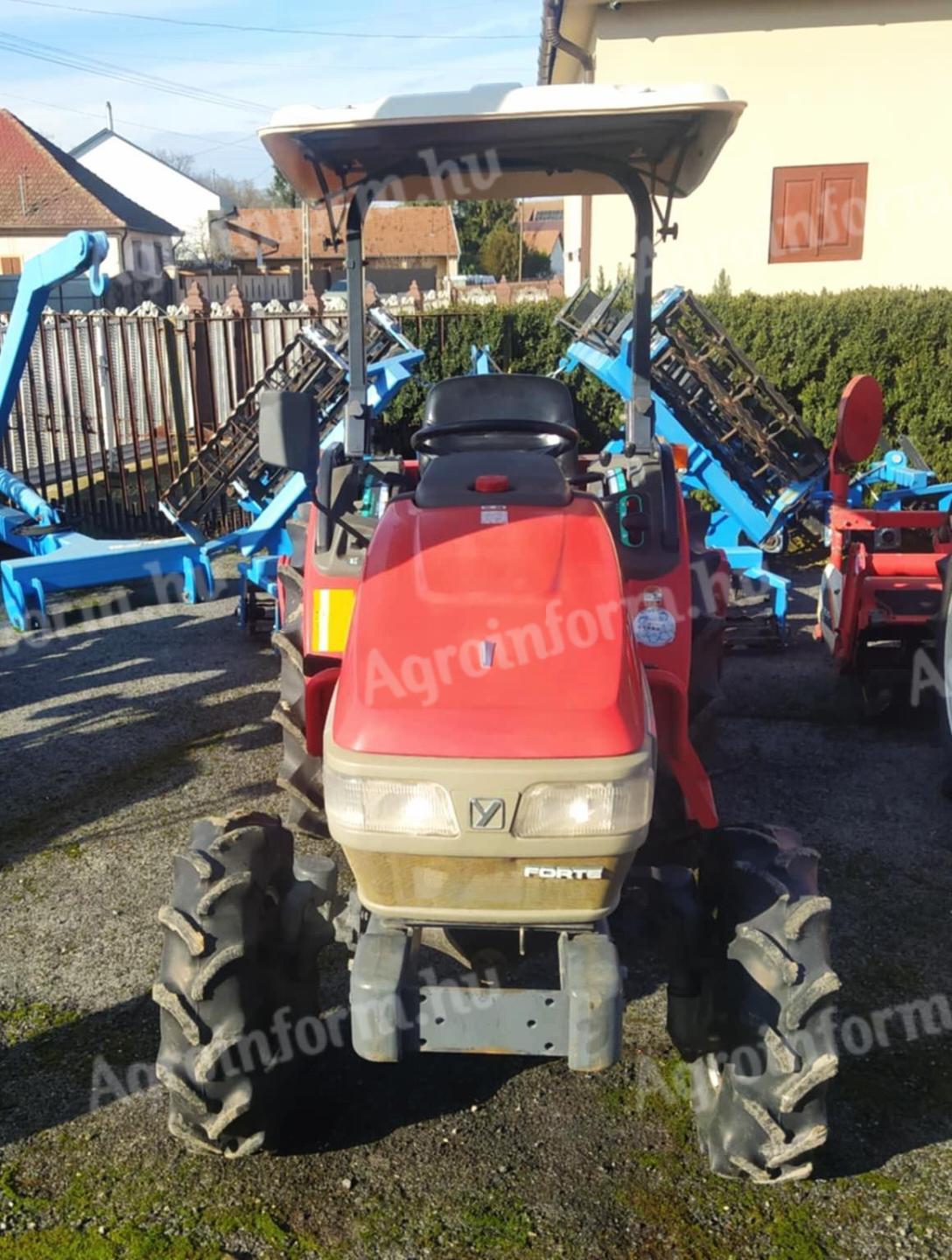 YANMAR F210, 21 LE, 4WD, 3 hengeres motor, 140 cm talajmaróval, tetővel ...