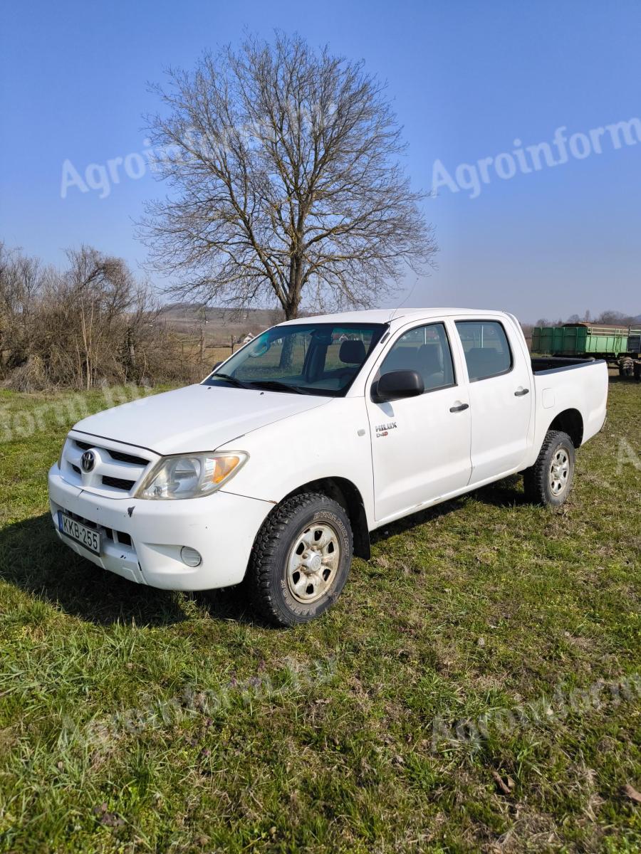 Toyota Hi-lux - Baranya vármegye 7800 Kisharsány - Agroinform.hu